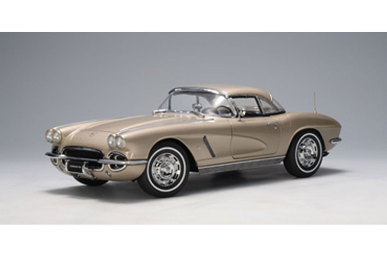 AUTOart Chevrolet Corvette C1 1962 Fawn Beige 71101 - Modelcar.com English