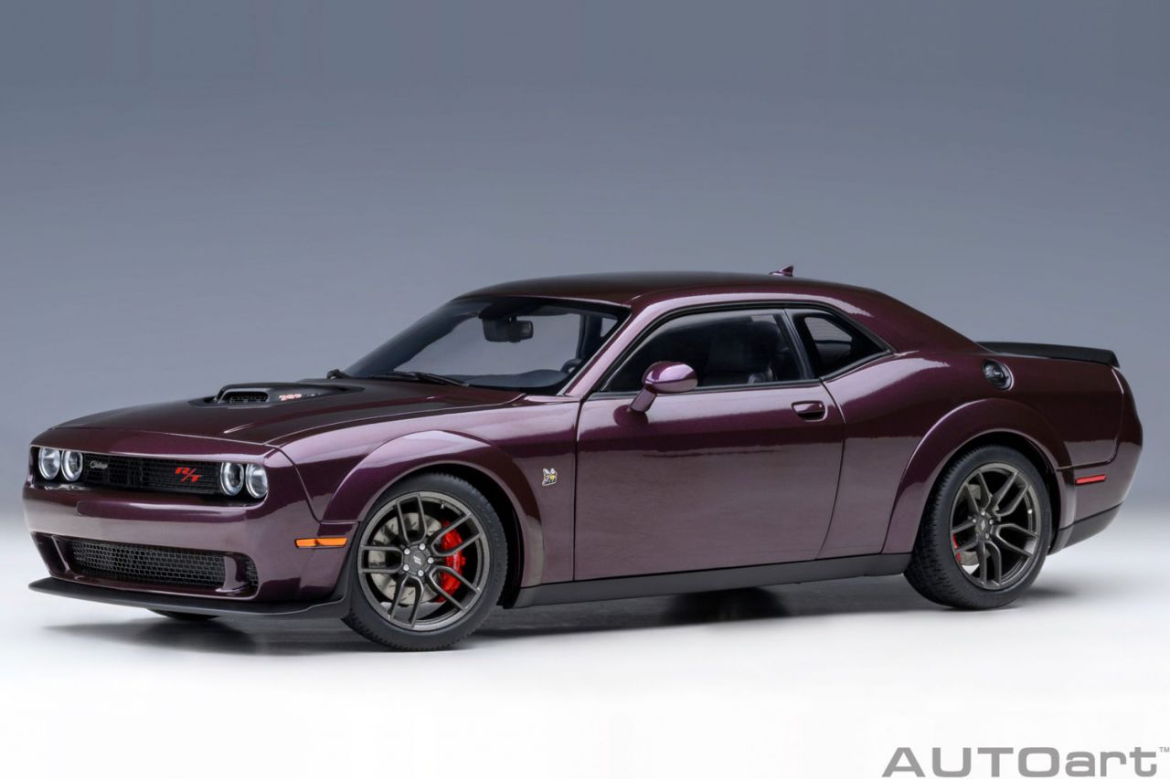 AUTOart Dodge Challenger R T Scat Pack Shaker Widebody 2022 Hellraisin ...