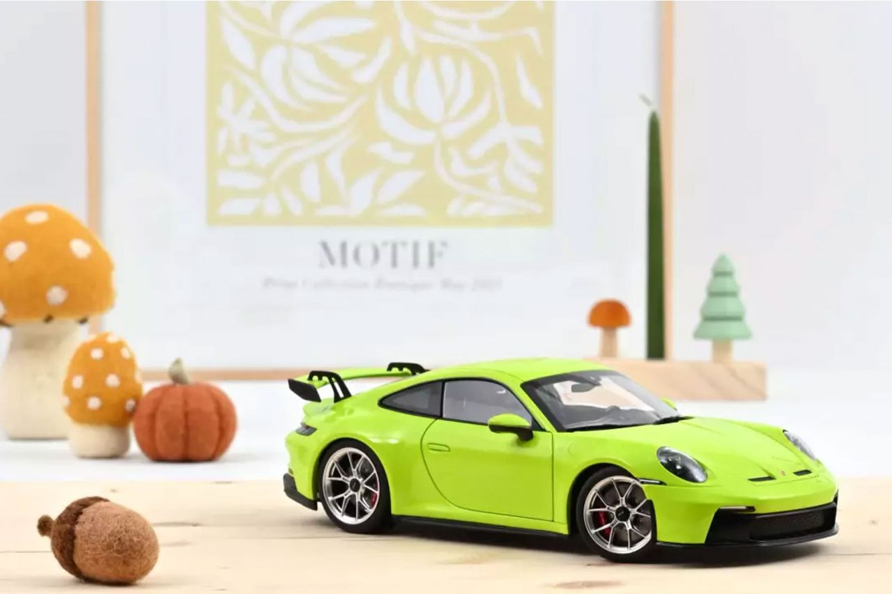 Norev Porsche 911 992 GT3 2021 Acid Green 187383 - Modelcar.com Libya